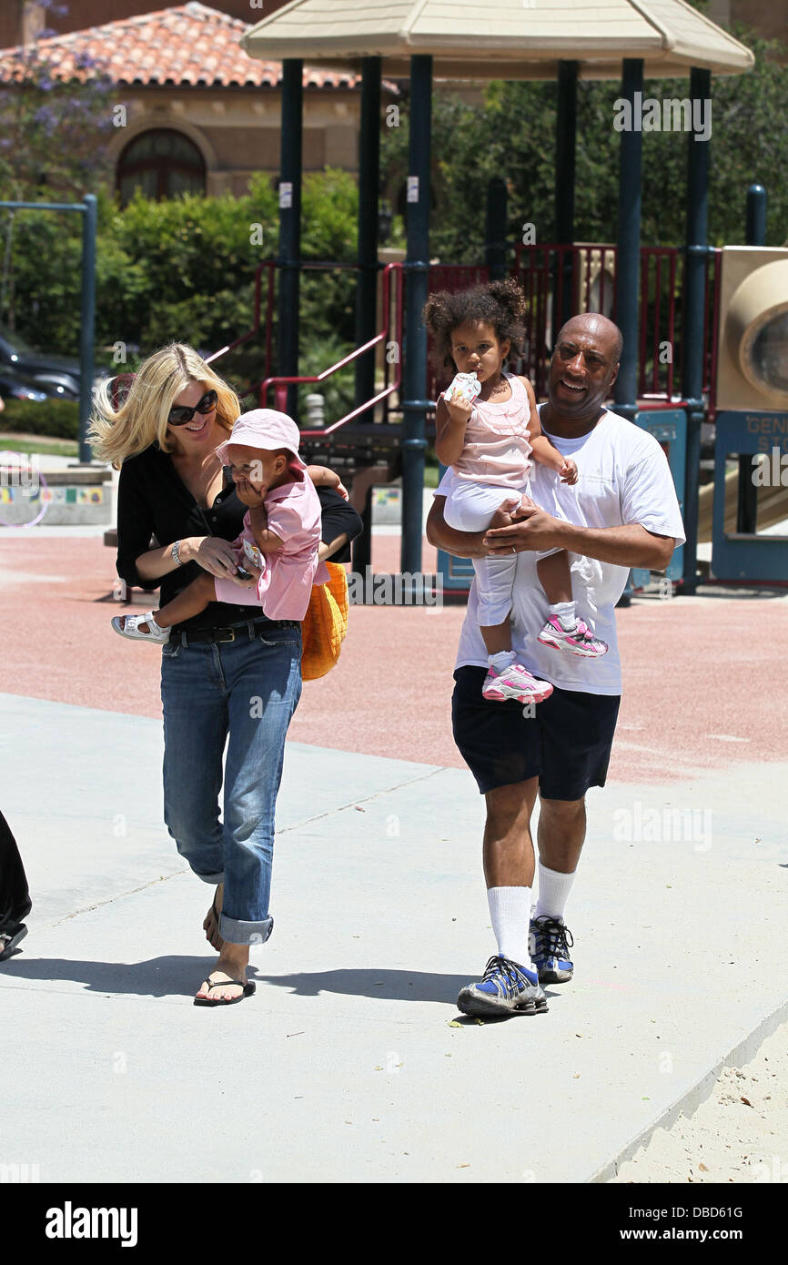 Kalinowski et sa femme, Jennifer Lucas profitez de la journée à jouer à ...