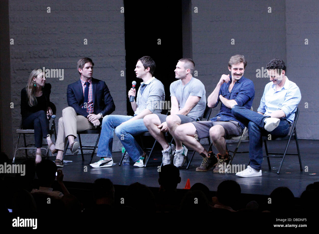 Hôtes : Blake Ross et Frank DiLella avec Jim Parsons, Luke Macfarlane ...