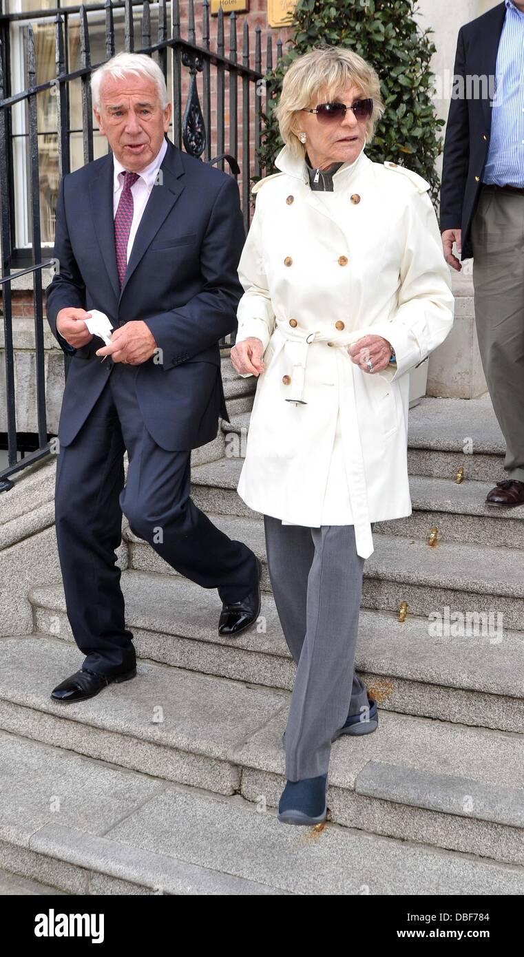Jean Kennedy Smith (sœur de John F Kennedy et l'ancien ambassadeur des ...