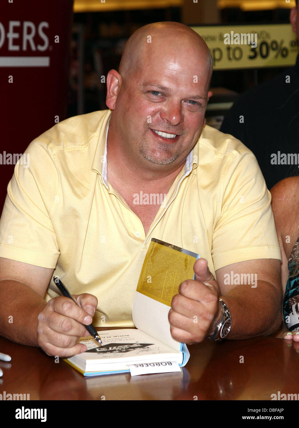 Rick Rick Harrison Harrison de pion Stars signe des exemplaires de son ...