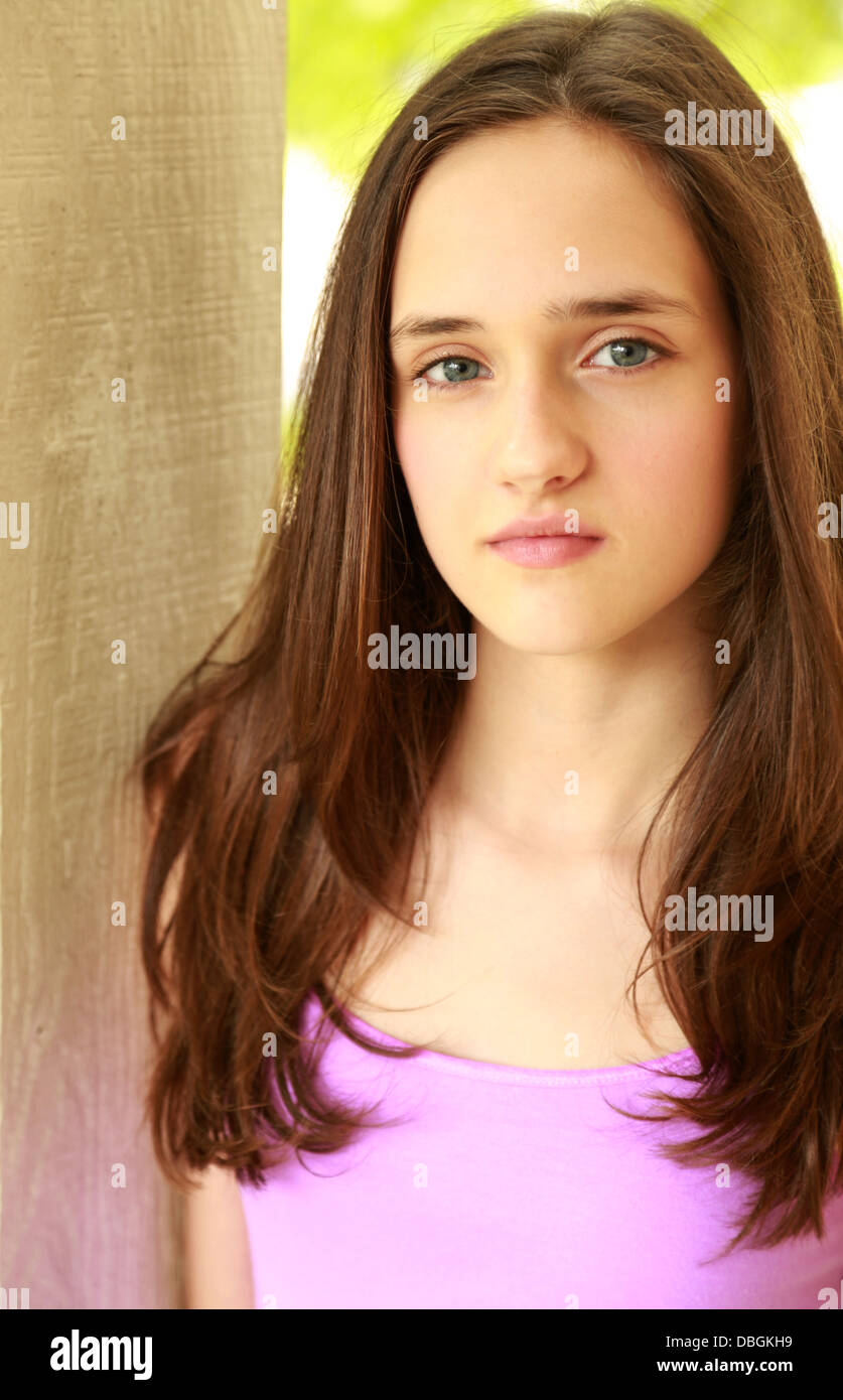 Tween girl Banque de photographies et d’images à haute résolution - Alamy