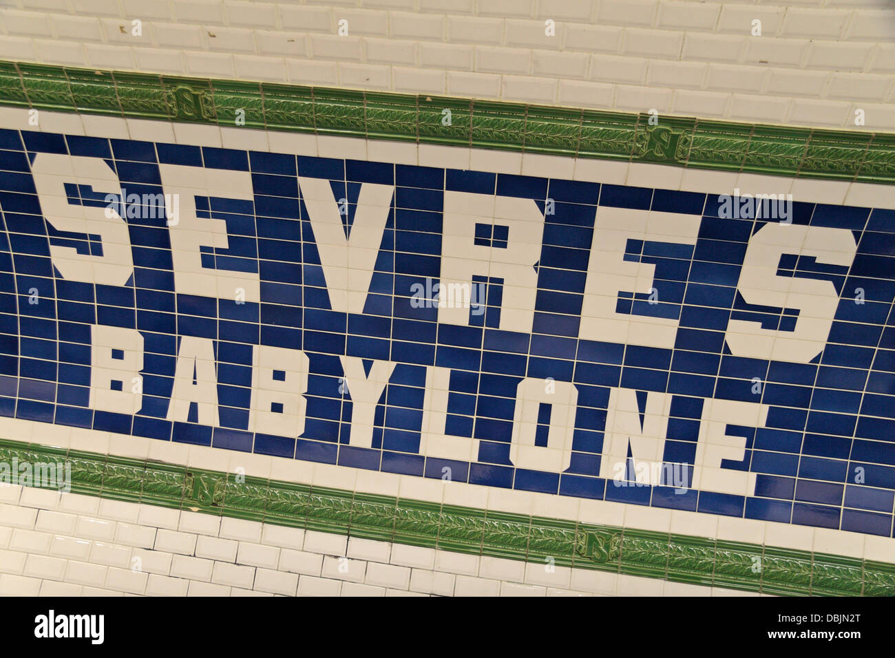 Panneau de métro paris Banque de photographies et d’images à haute ...