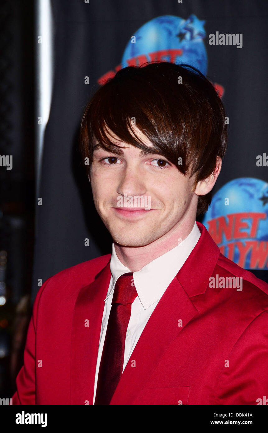 Drake Bell apparaît au Planet Hollywood pour promouvoir le nouveau live ...