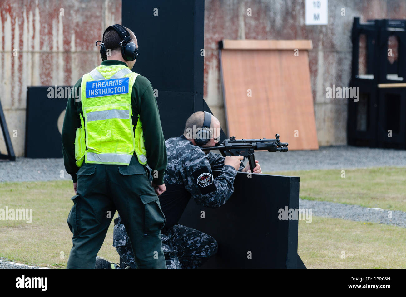 Police mp5 assault rifle Banque de photographies et d’images à haute ...