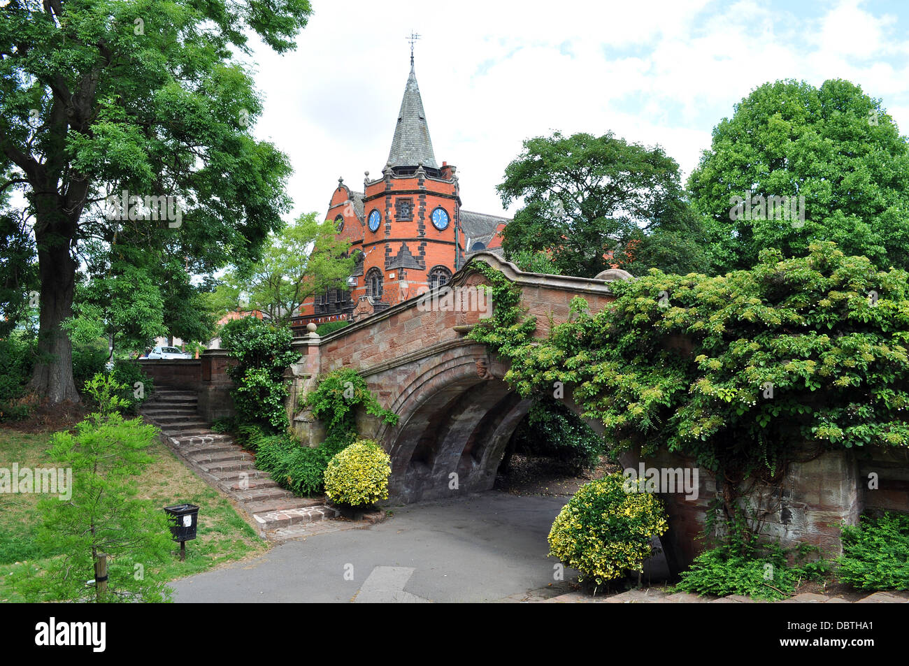 Dell bridge port sunlight village Banque de photographies et d’images à ...