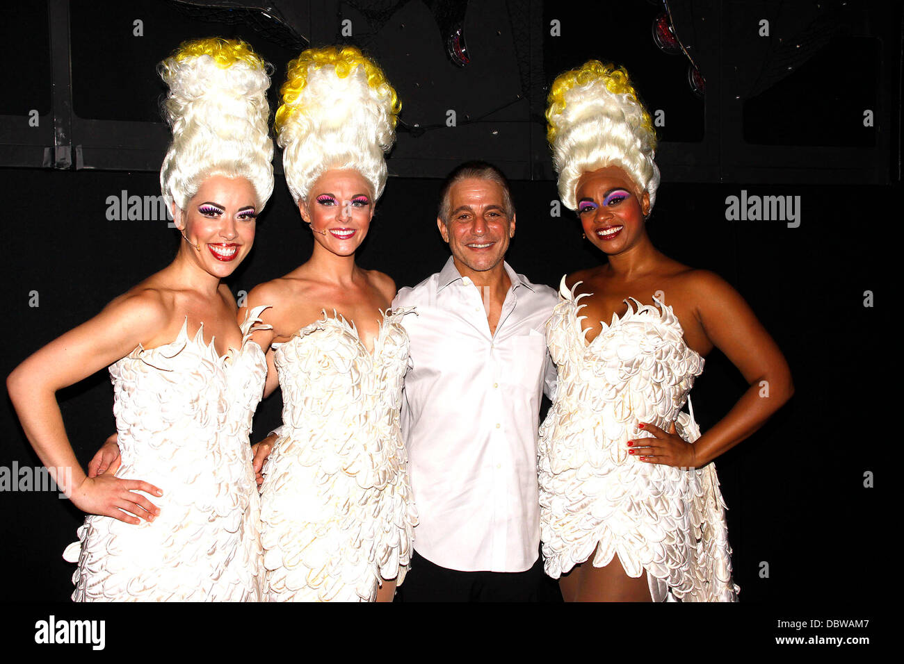 Esther Stilwell, Ashley Spencer, Tony Danza, et Anastacia McCleskey ...