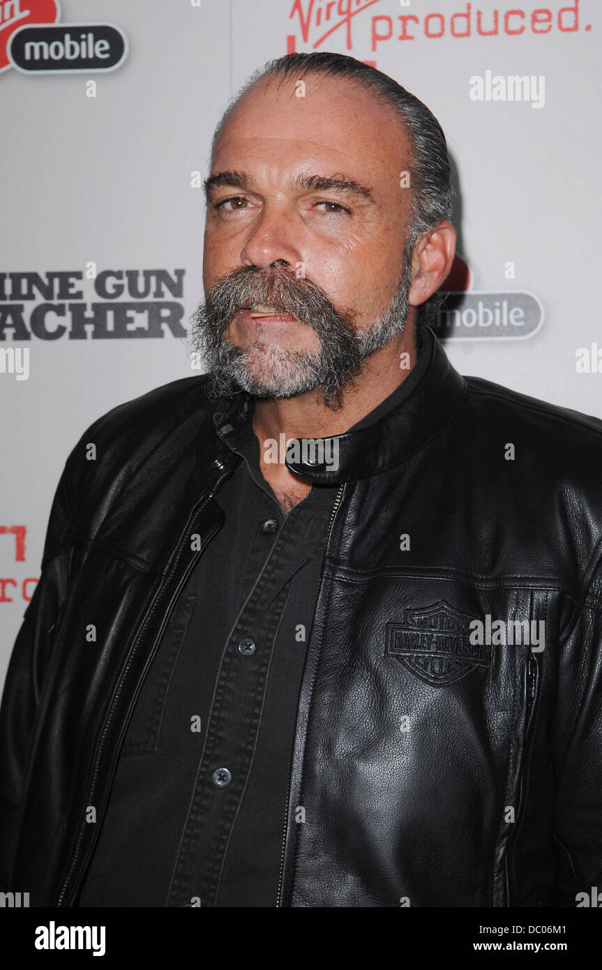 Sam childers machine gun preacher Banque de photographies et d’images à ...