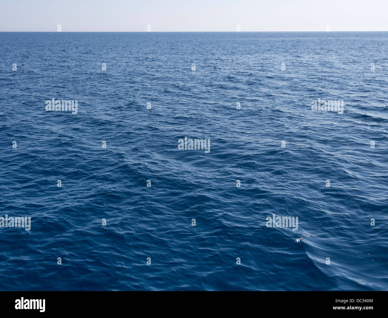 Horizon line Banque de photographies et d’images à haute résolution - Alamy