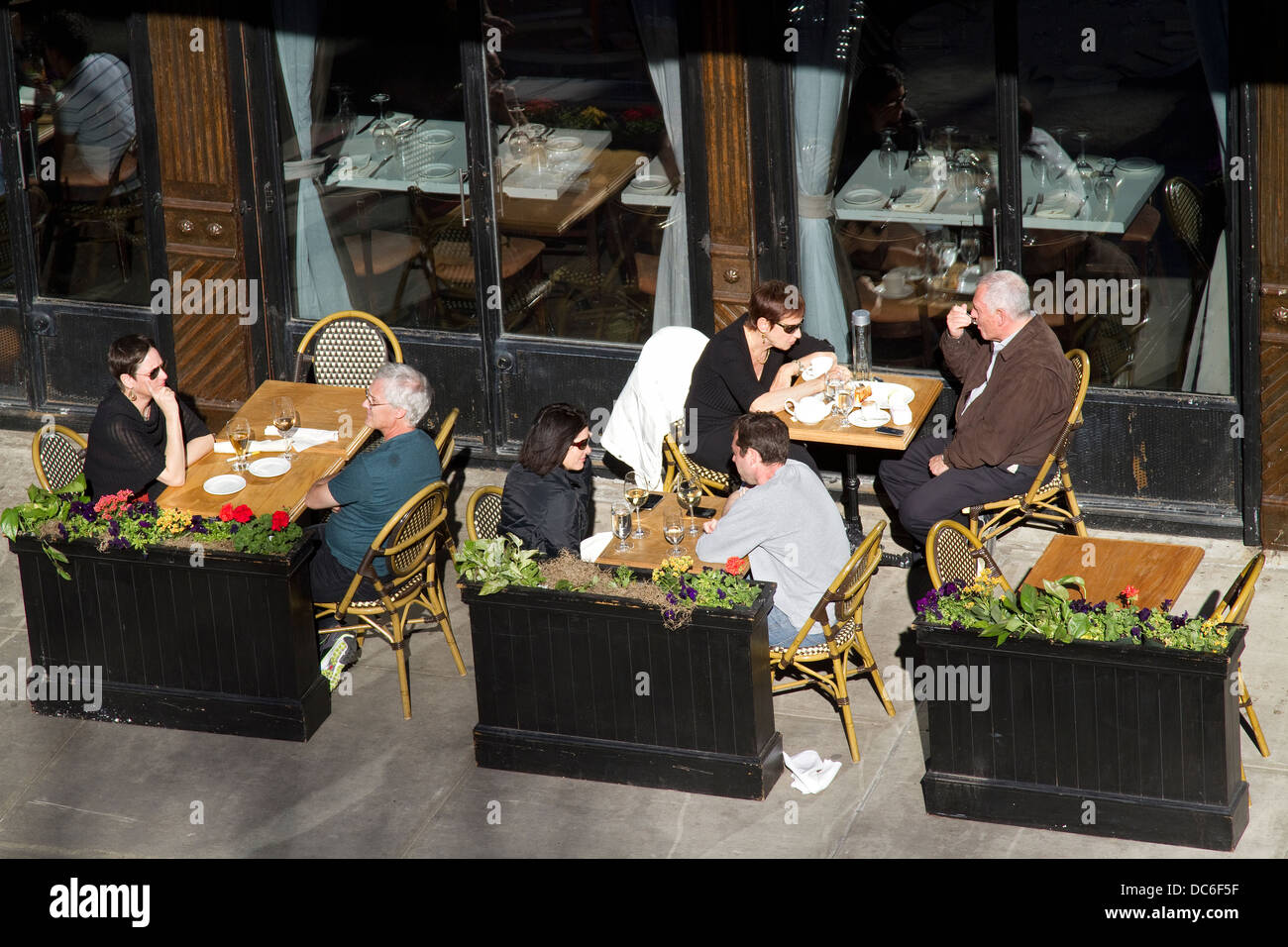 Café trottoir Banque de photographies et d’images à haute résolution ...