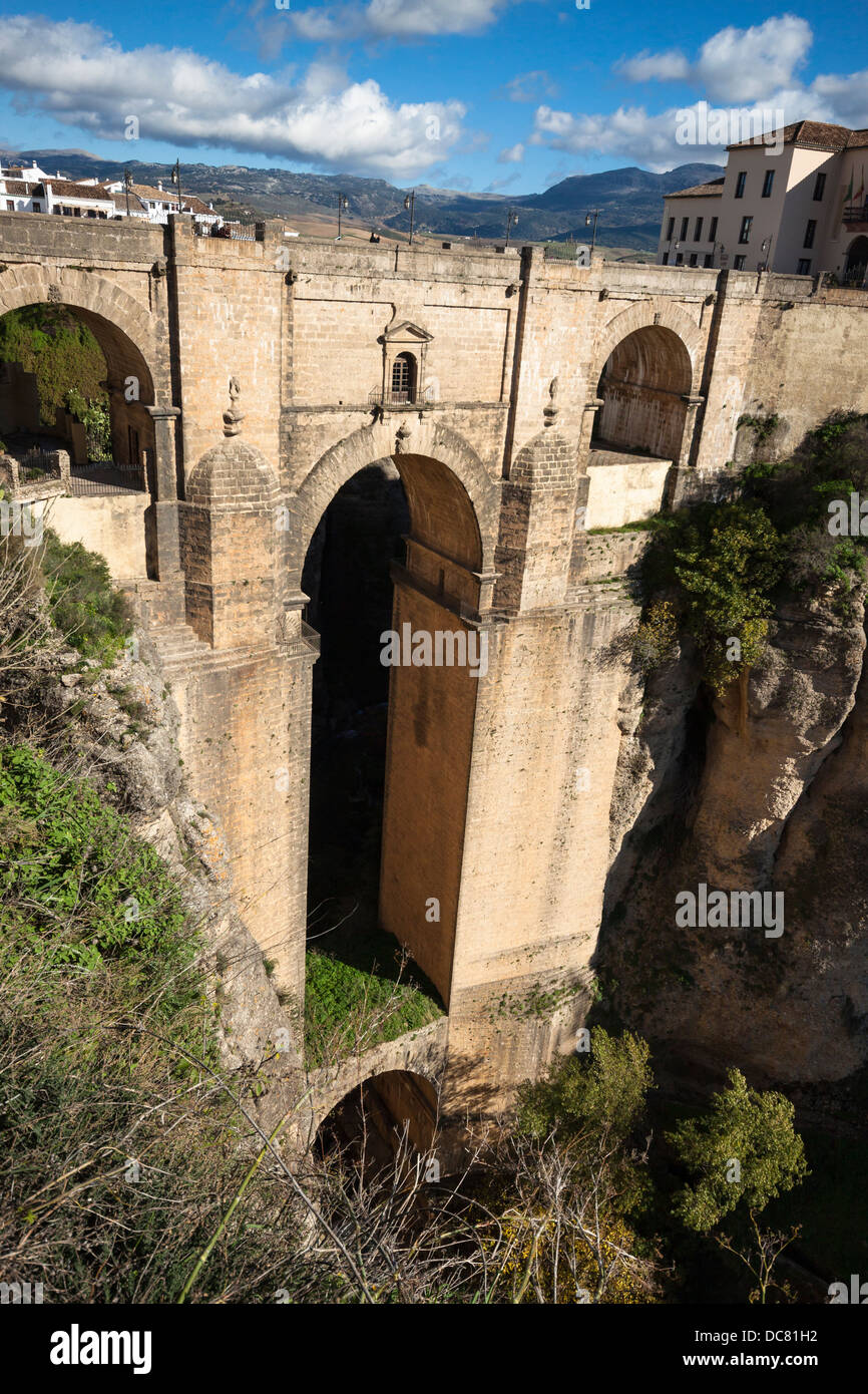 Le Puente Nuevo "Pont Neuf" à Ronda, Andalousie, Espagne Photo Stock ...