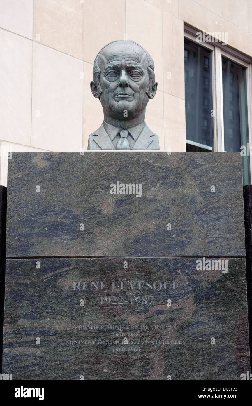 Buste de René Lévesque, ancien Premier Ministre de la province de ...