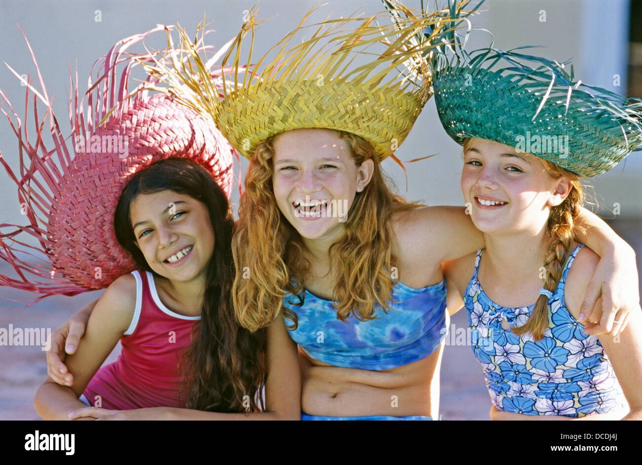 Pre teen bikini Banque de photographies et d’images à haute résolution ...