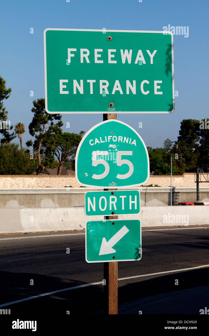 55 freeway sign Banque de photographies et d’images à haute résolution ...