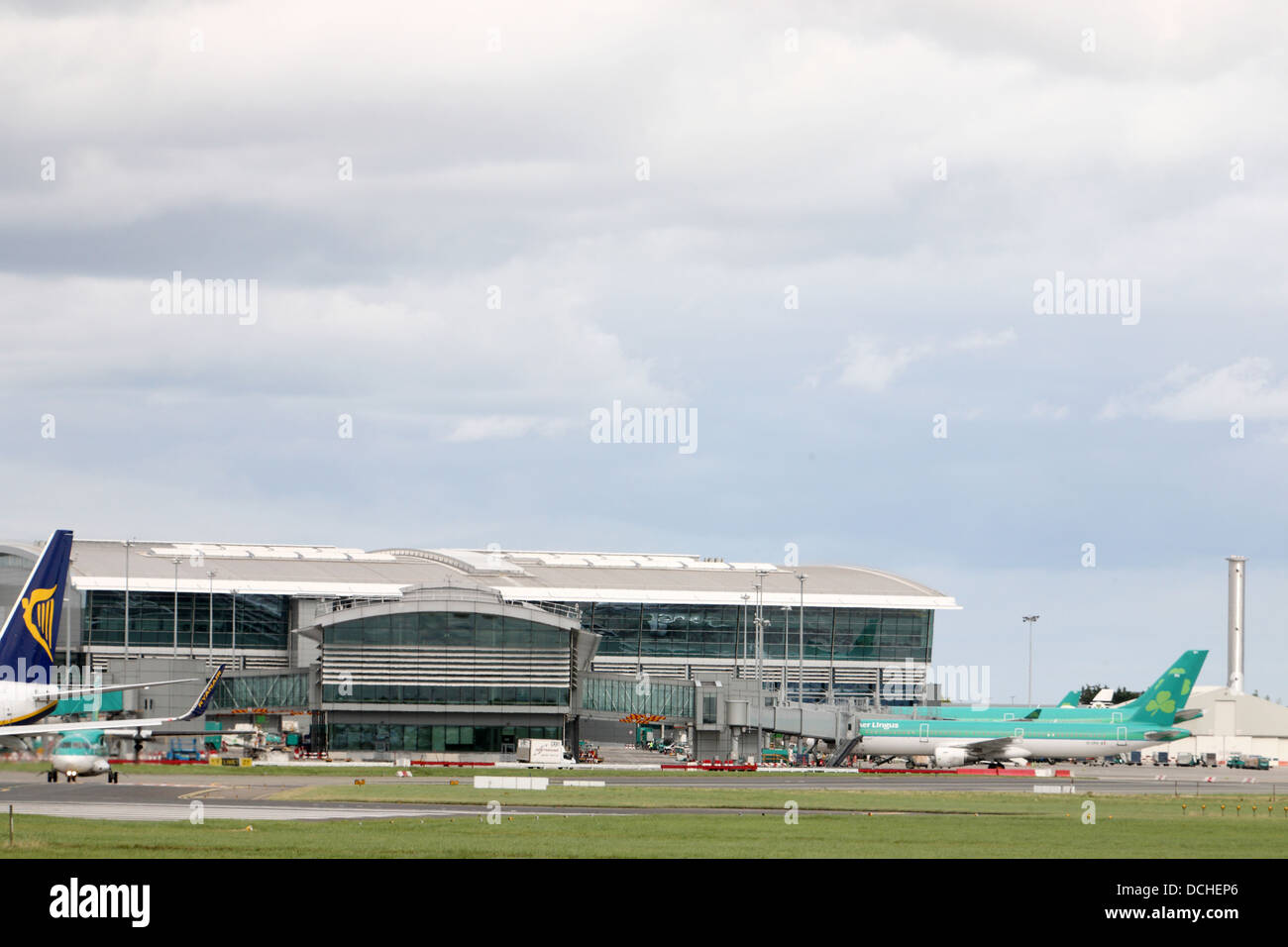 Dublin airport terminal building Banque de photographies et d’images à ...
