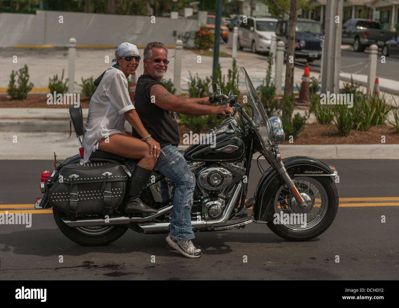 Couple harley davidson Banque de photographies et d’images à haute ...