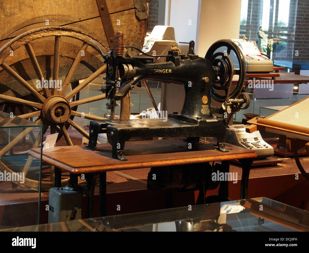 Machine à coudre Singer à l'och Teknikens Sj C3 B6fartens hus, de la ...