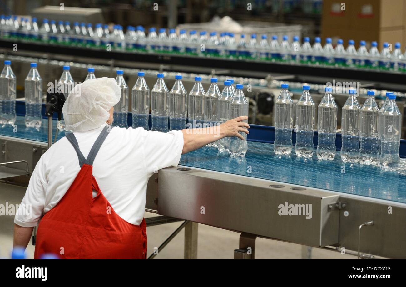 Chaîne de production boissons coca cola Banque de photographies et d ...