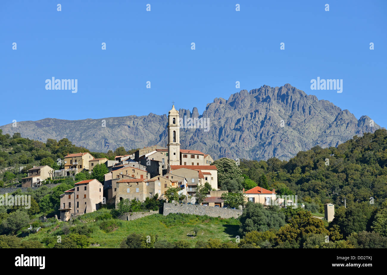 Paysage De Village Corse Banque d'image et photos - Page 3 - Alamy