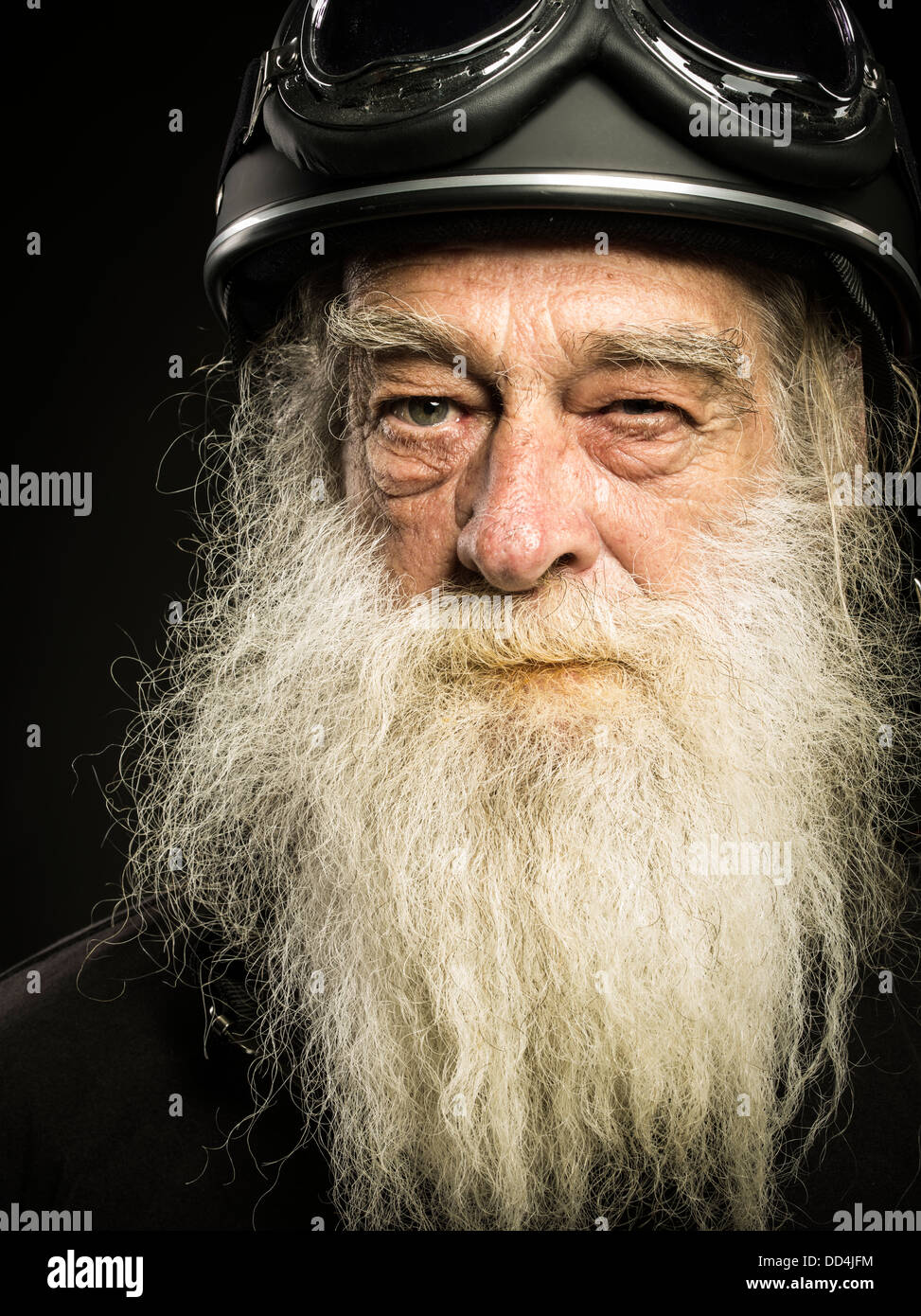 Motard barbu Banque de photographies et d’images à haute résolution - Alamy