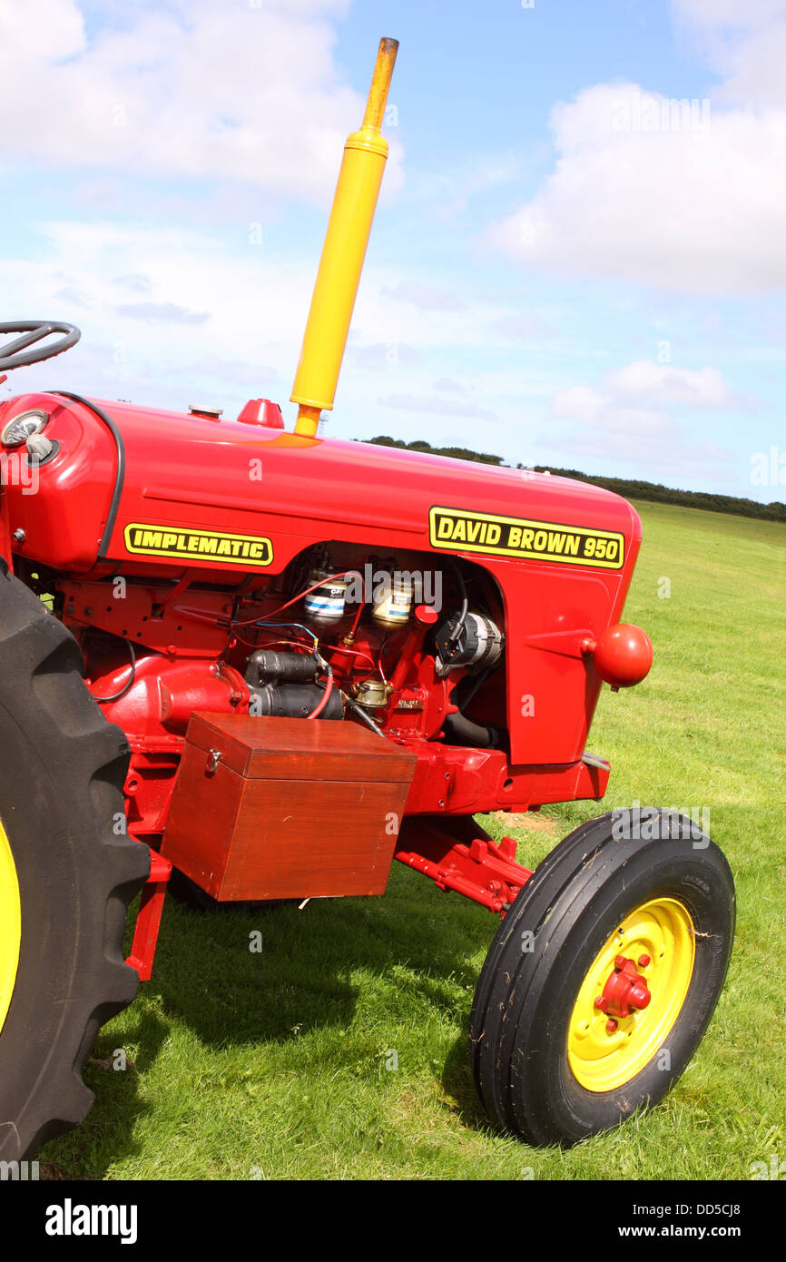 Implematic 950 tracteurs tracteurs rouge Banque de photographies et d ...