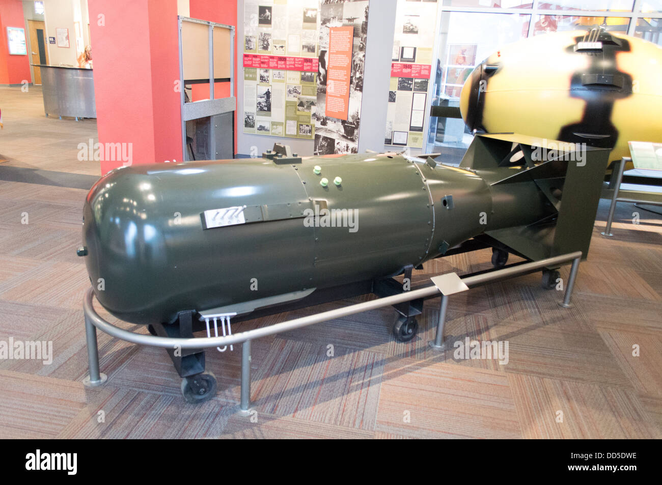 Fat boy bomb Banque de photographies et d’images à haute résolution - Alamy