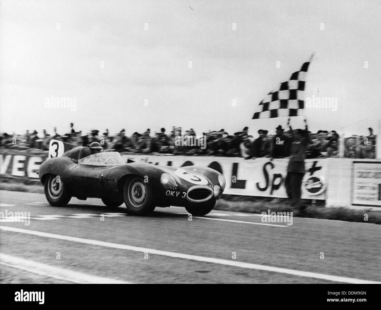 Ken Wharton dans une Jaguar D Type, Reims 12 heures, France, 3 juillet ...