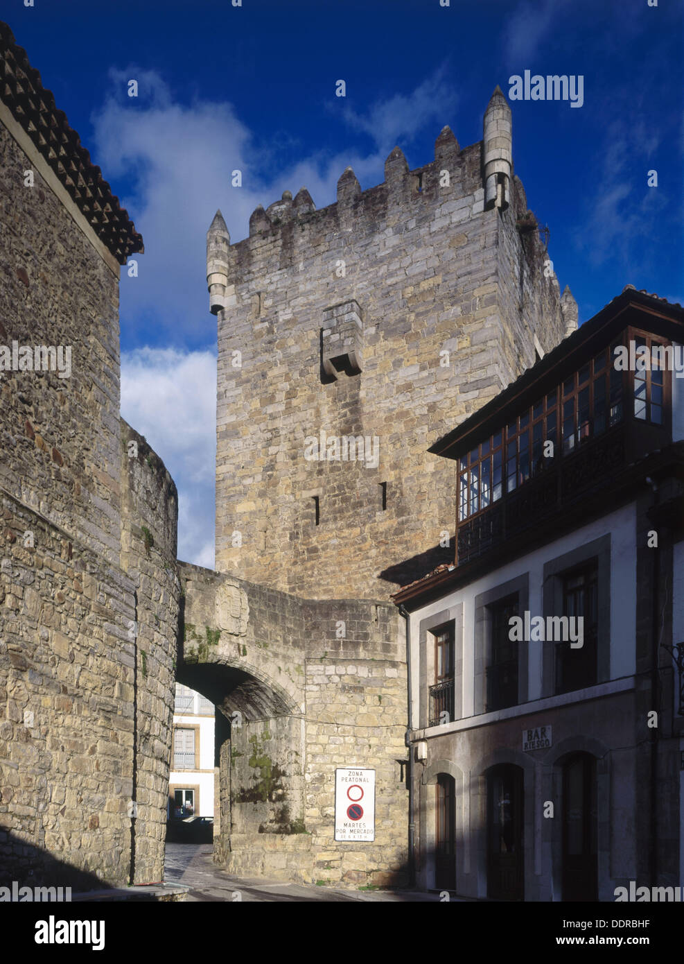 Castle salas asturias spain Banque de photographies et d’images à haute ...