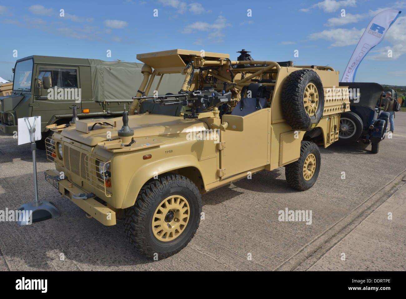 Army land rover Banque de photographies et d’images à haute résolution ...