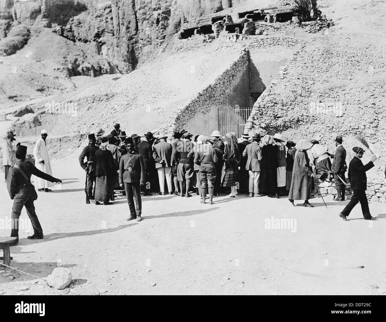 Harry burton et howard carter Banque de photographies et d’images à ...
