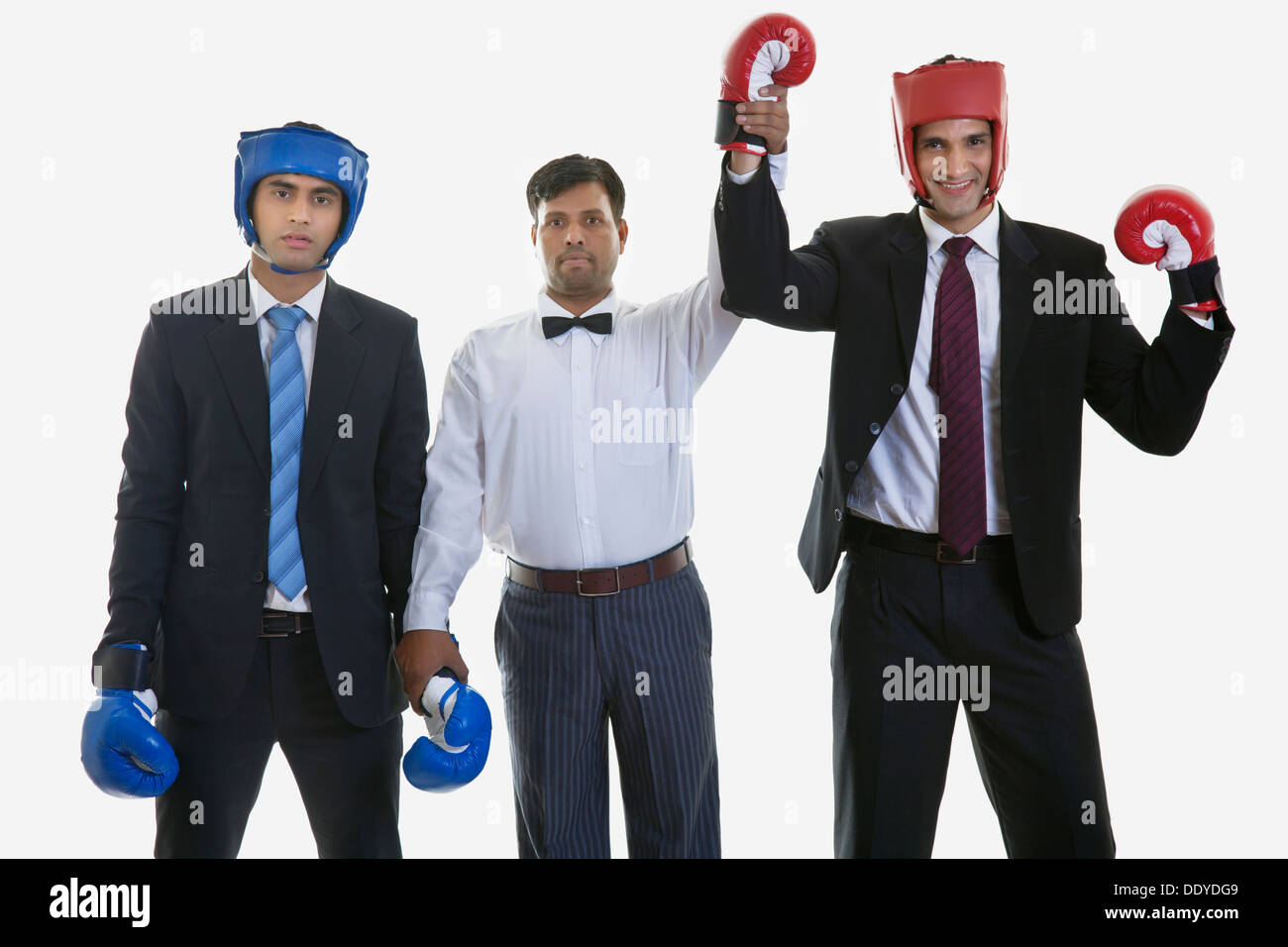 Arbitre de boxe Banque de photographies et d’images à haute résolution ...