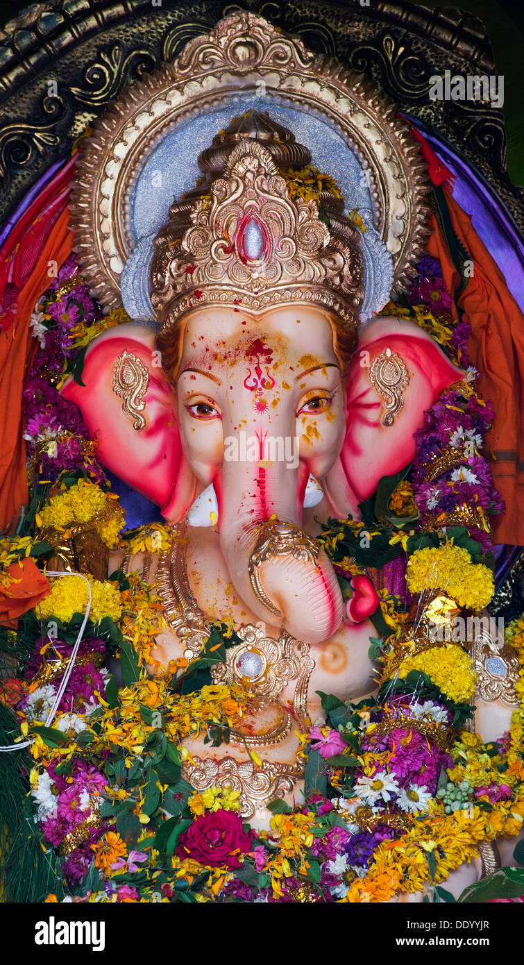 Statue ganesha ganesh hindu deity Banque de photographies et d’images à ...