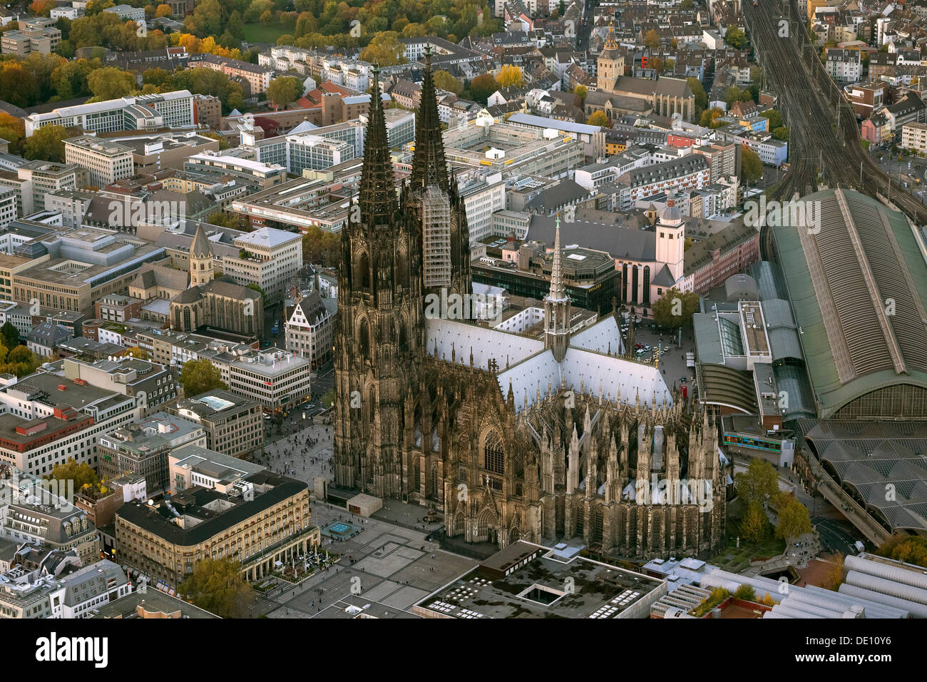 Vue aérienne, la cathédrale de Cologne, du patrimoine mondial de l ...