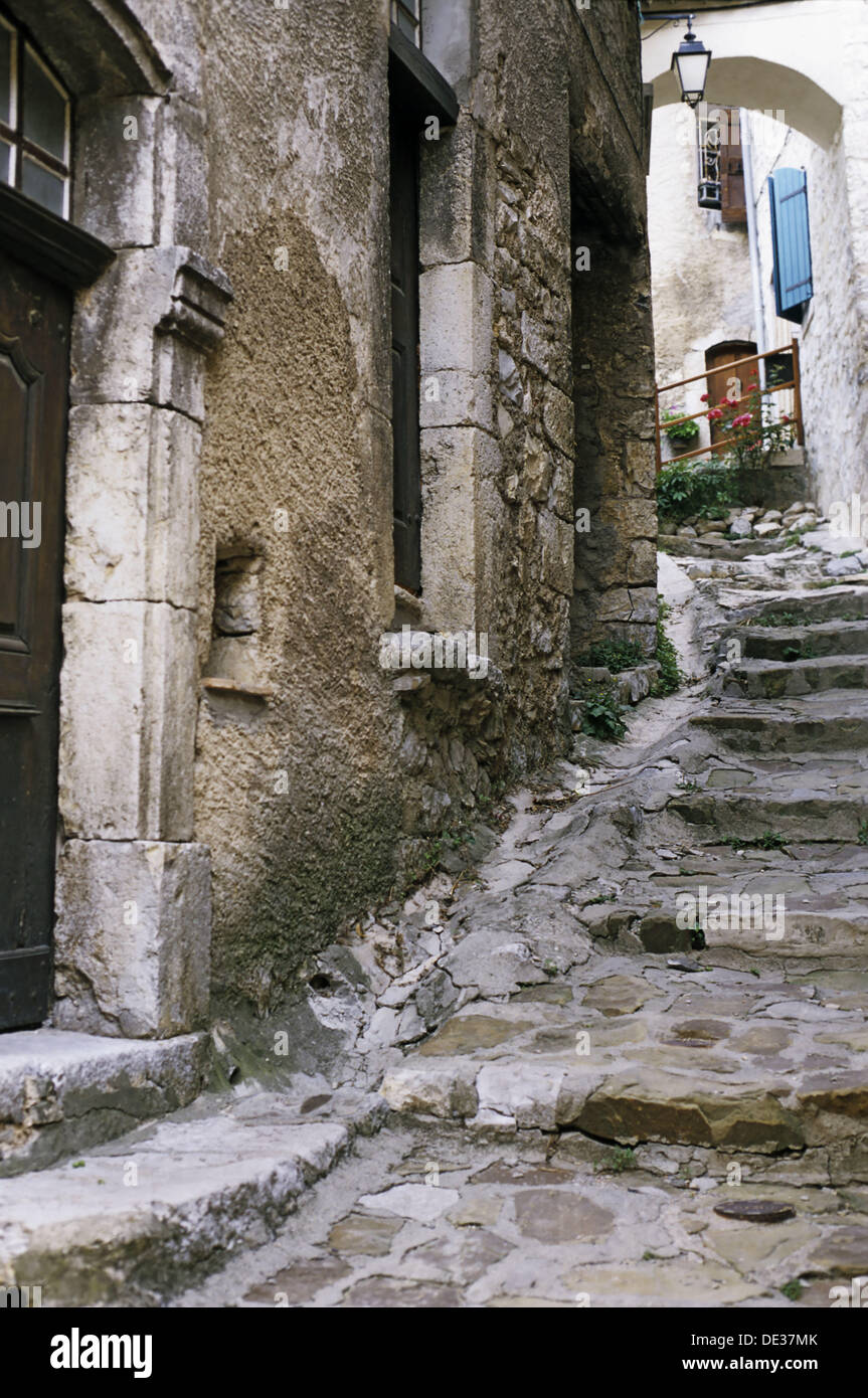 Village of orpierre Banque de photographies et d’images à haute ...