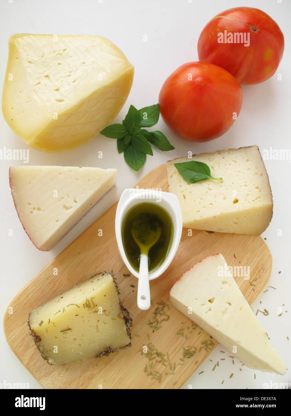 Tabla de quesos mixtos Banque de photographies et d’images à haute ...