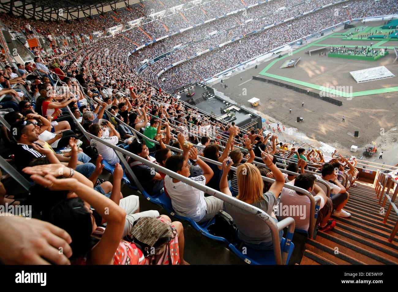 Santiago bernabeu spectateur Banque de photographies et d’images à ...