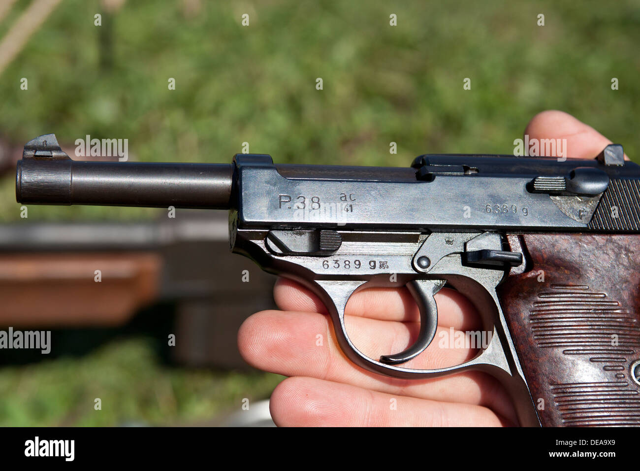 Pistolet p38 Banque de photographies et d’images à haute résolution - Alamy