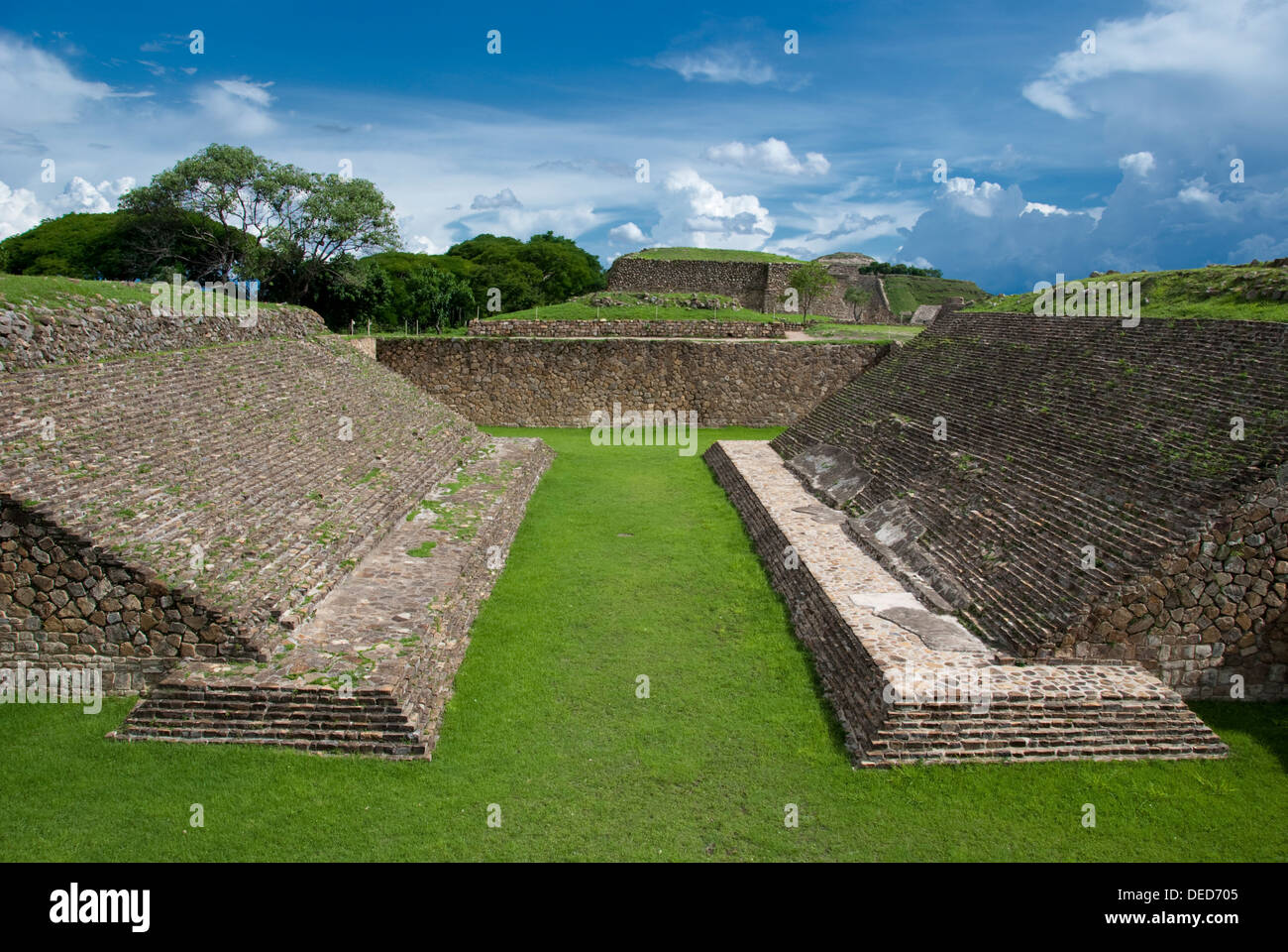 Terrain de balle monte alban ruin oaxaca Banque de photographies et d ...