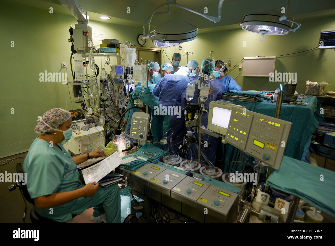 Cardiac surgery Banque de photographies et d’images à haute résolution ...