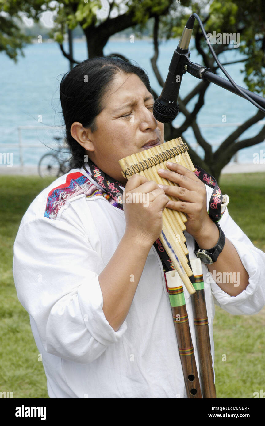 Instrument de musique maya Banque de photographies et d’images à haute ...