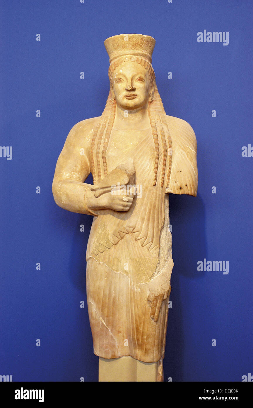 Kore sculpture greece Banque de photographies et d’images à haute ...