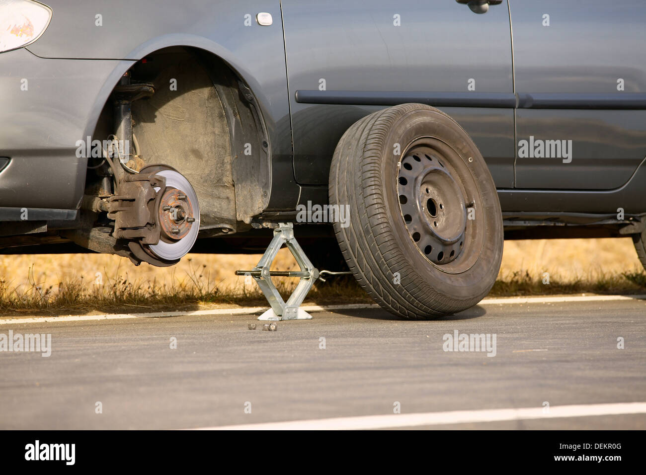 Change tyre Banque de photographies et d’images à haute résolution - Alamy