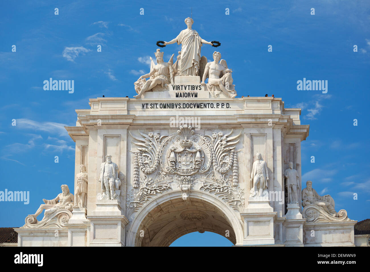Statue de la place du commerce lisbonne Banque de photographies et d ...
