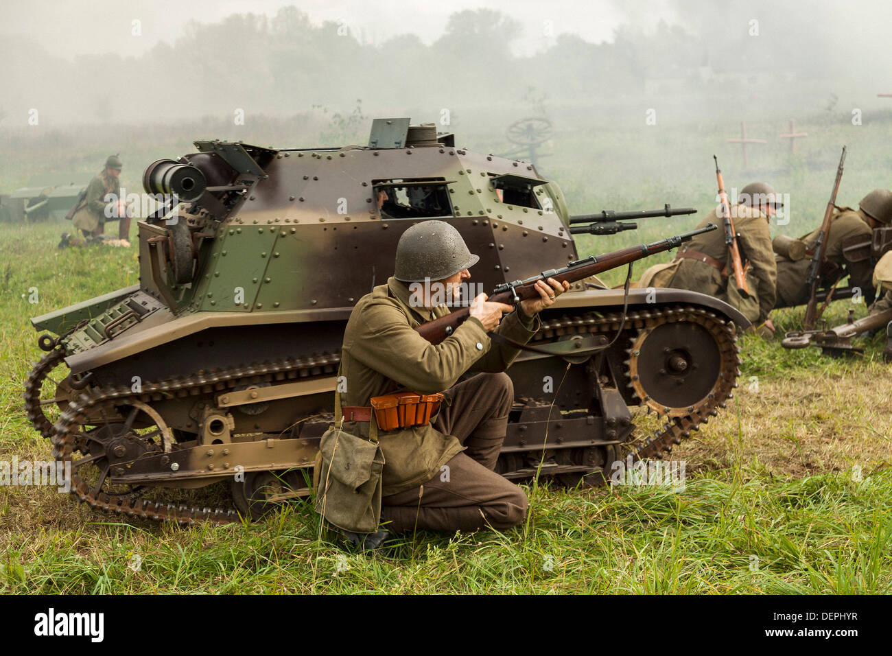 Polish tankette during wwii battle Banque de photographies et d’images ...
