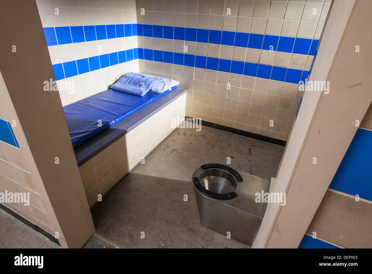 Cellule de garde à vue Banque de photographies et d’images à haute ...