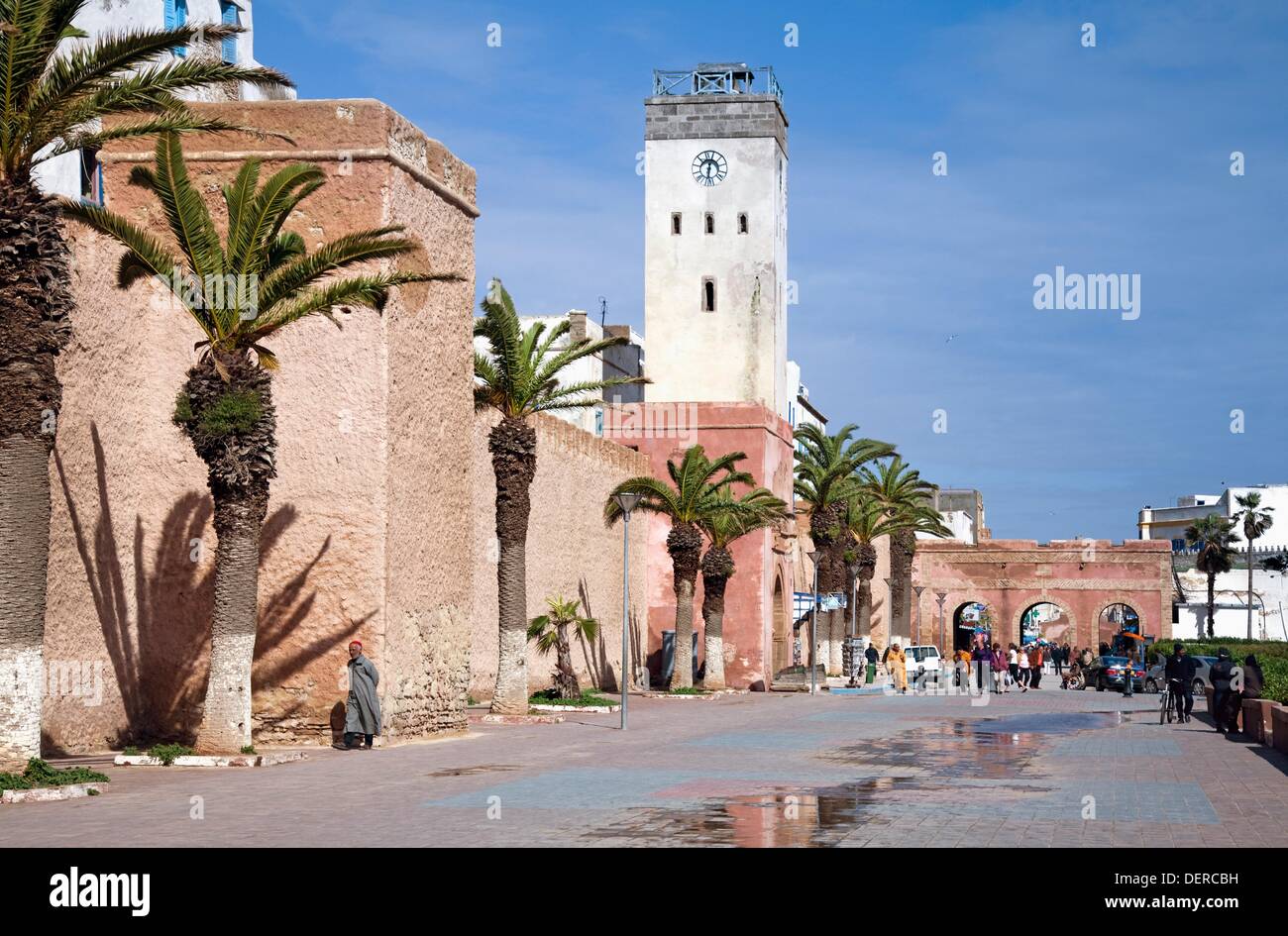 Clock tower town gate essaouira Banque de photographies et d’images à ...