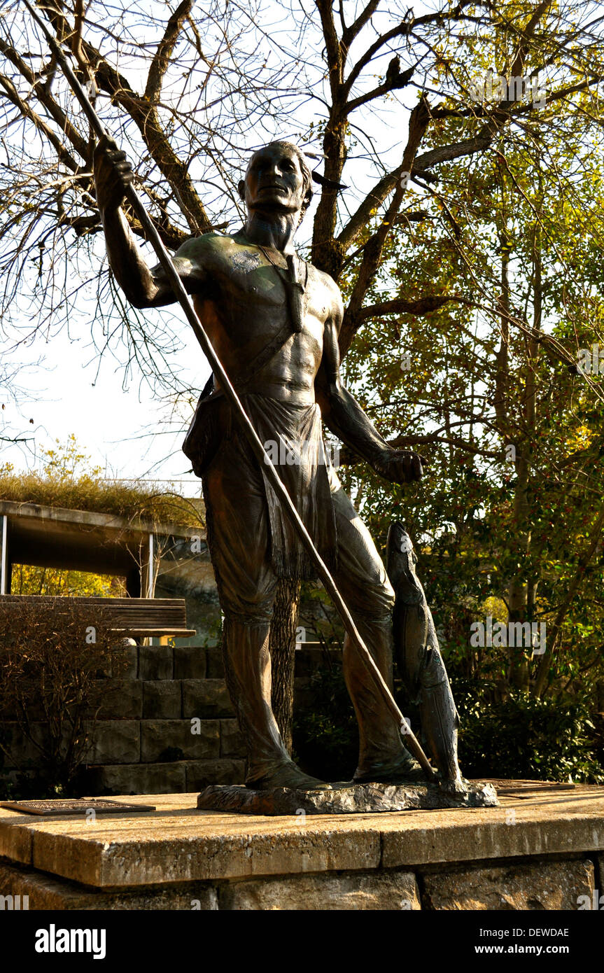 Native american statue Banque de photographies et d’images à haute ...