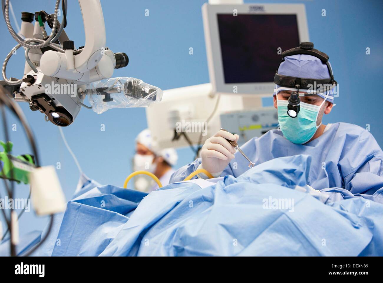 Tonsil operation Banque de photographies et d’images à haute résolution ...