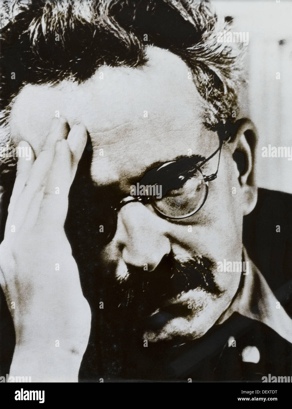 Walter benjamin portrait Banque de photographies et d’images à haute ...