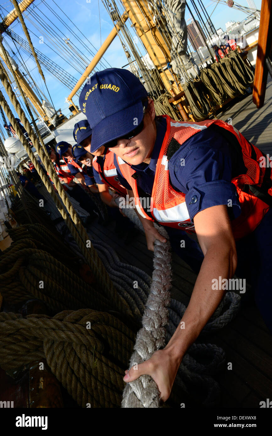Officiers candidats rebekah haba Banque de photographies et d’images à ...