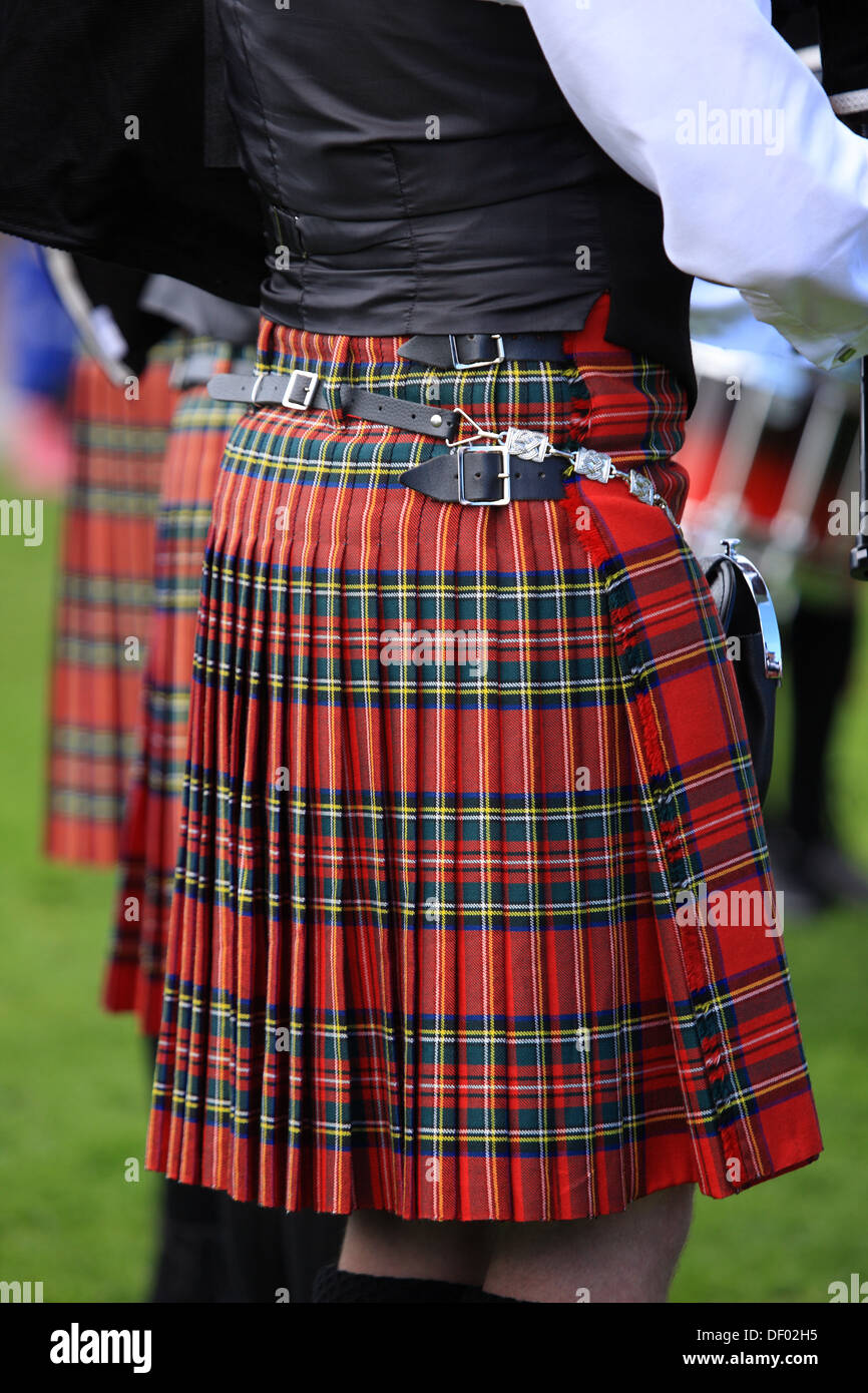 Les kilts dans le tartan Royal Stuart Photo Stock - Alamy